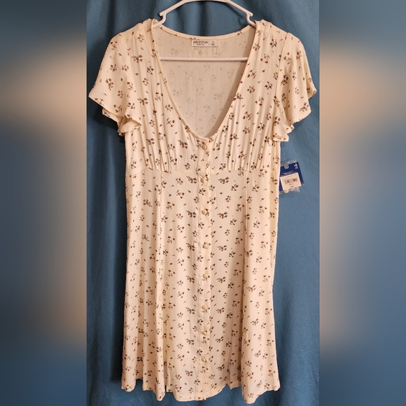 Arizona Jean Company | Dresses | Arizona Cream Floral Dress | Poshmark
